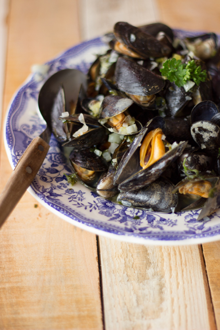 Moules Marinieres Recipe - a French girl "cuisine"