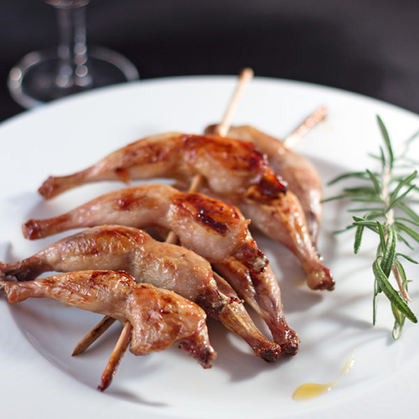 Une French girl cuisineBrochettes de cuisses de cailles glacées au miel